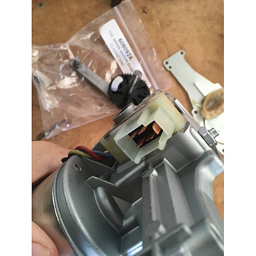 Windscreen Wiper Motor Lucas Style 2-Speed GXE7708